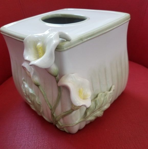 Accents | Porcelain Calla Lily Tissue Box Cover | Poshmark